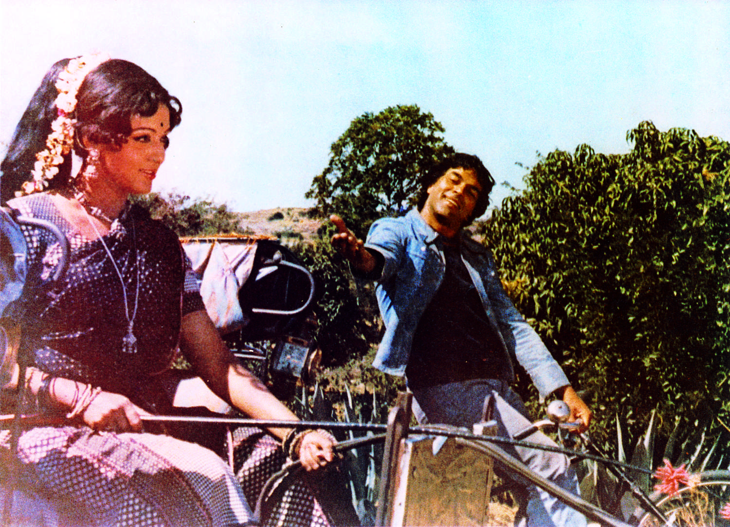 Sholay 1975 Movie Box Office Collection, Budget and Unknown Facts - KS ...