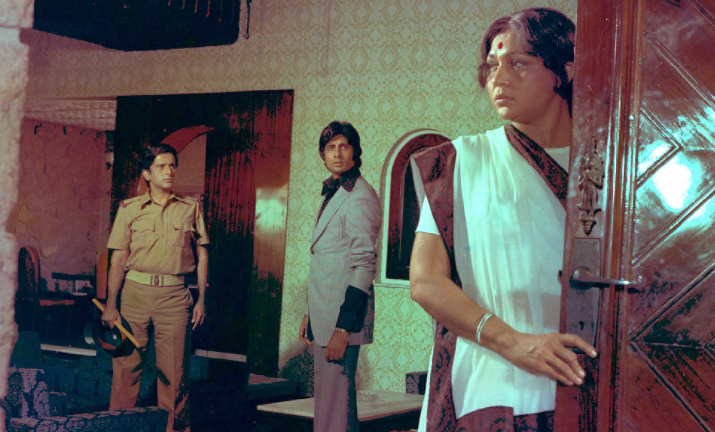 Deewaar 1975 Movie Box Office Collection, Budget and Unknown Facts 1970 ...